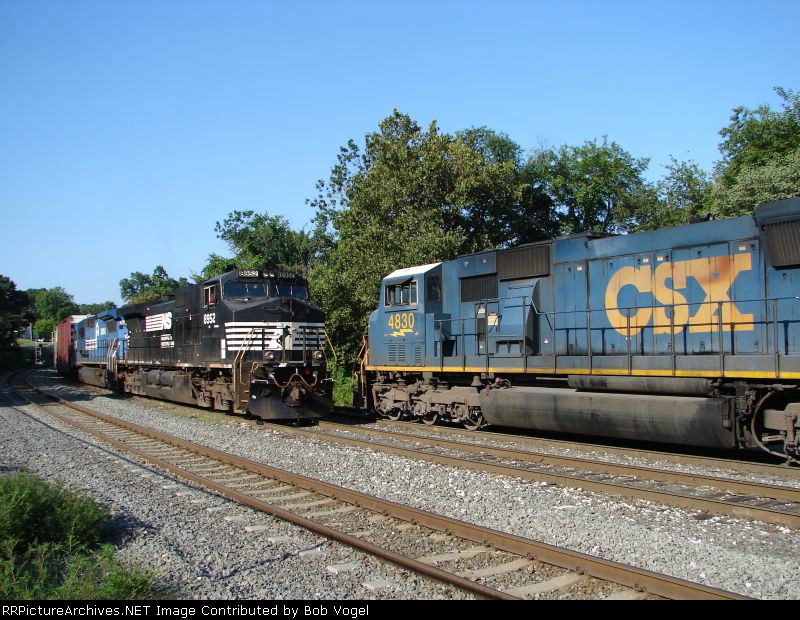 CSX 4830 and NS 8592